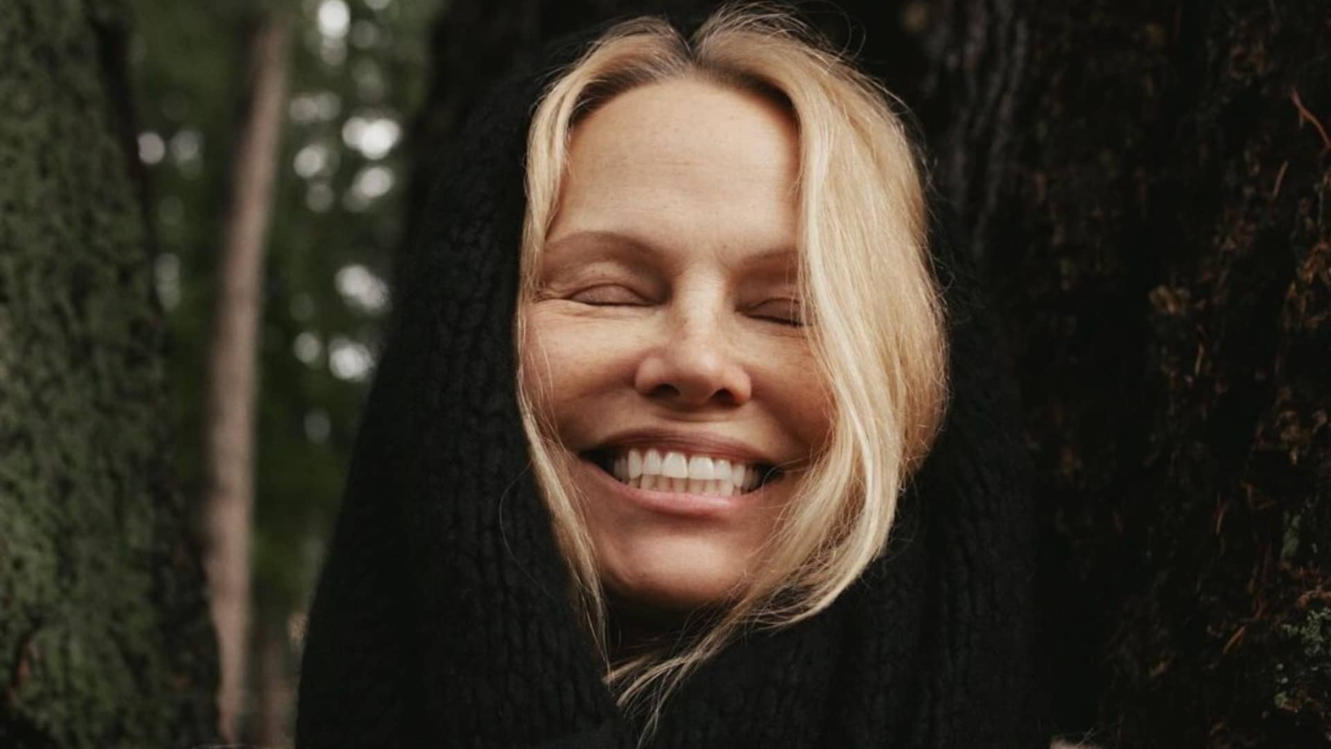Is Baywatch Bombshell Pamela Anderson Reviving The Makeup Free Movement ...