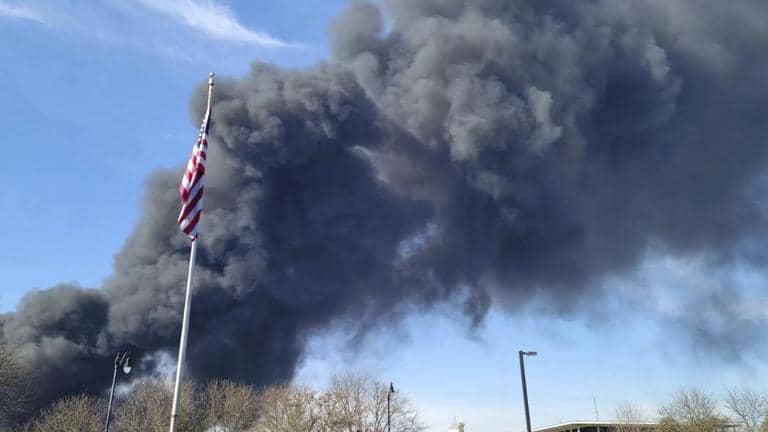 Big Indiana plastics fire is fully extinguished, mayor says | Republic ...