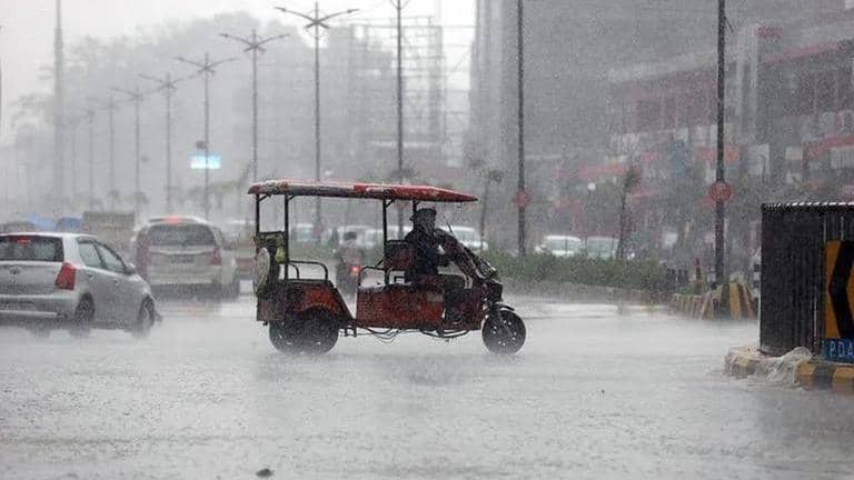 Monsoon hits India's national and financial capital together | Republic ...