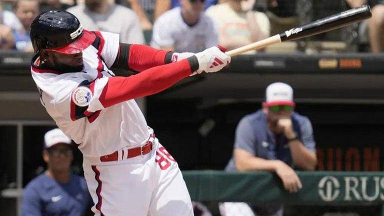MLB Scores: Robert slugs 2 home runs to power the White Sox to a 4-1 ...