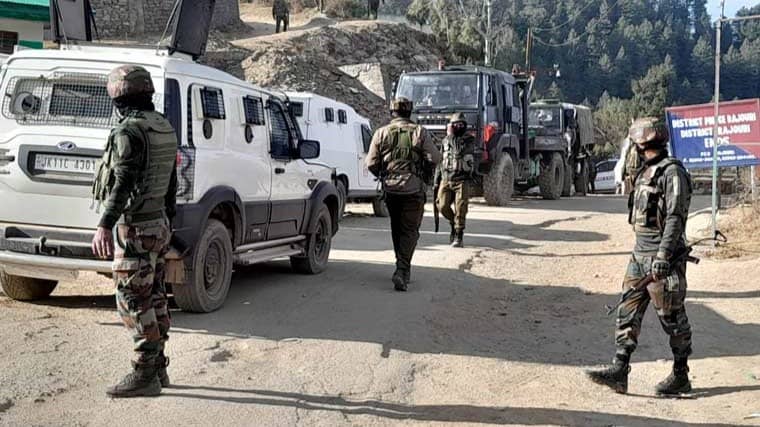 J&K: Forest Fire Along The Line of Control Triggers Landmine Explosions ...