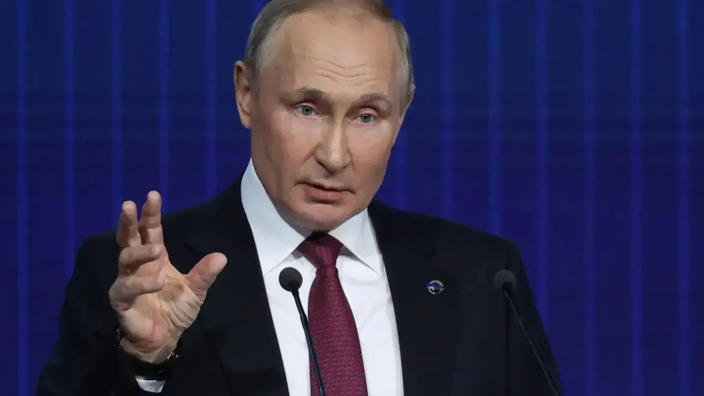 Vladimir Putin confirms he will run for presidency in 2024 Russian ...
