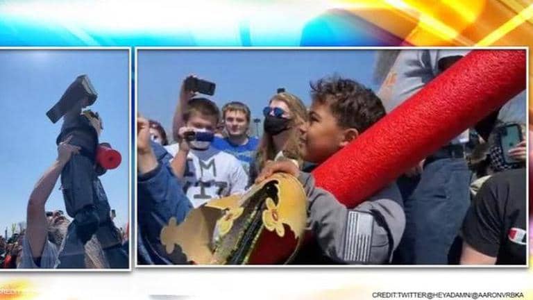 Inaugural #JoshFight trends online as 100s show up for pool noodle ...
