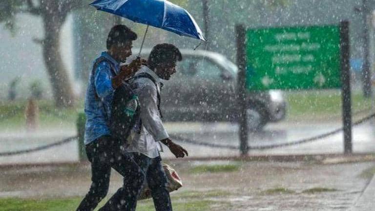 Light rain expected in Delhi, max temp likely to settle at 37 Deg C | Republic World