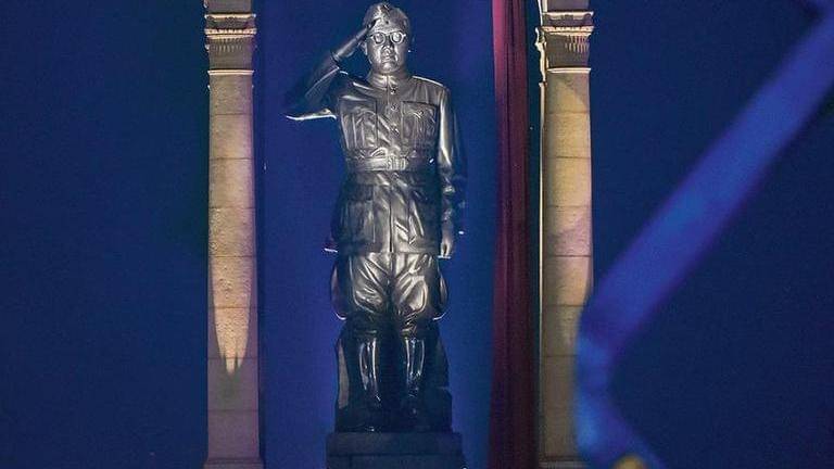 Netaji statue: Some toll plaza gates on highways were widened to ...