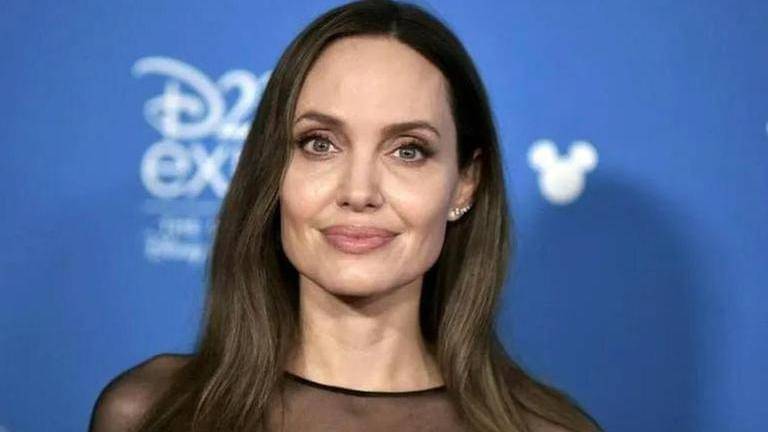 Angelina Jolie takes her sons Maddox and Pax onboard as crew members ...