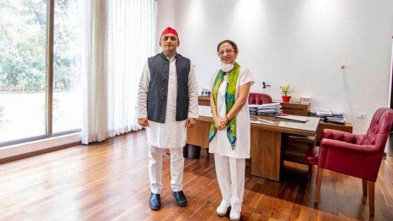Ex-Congress MP Annu Tandon joins SP | Republic World