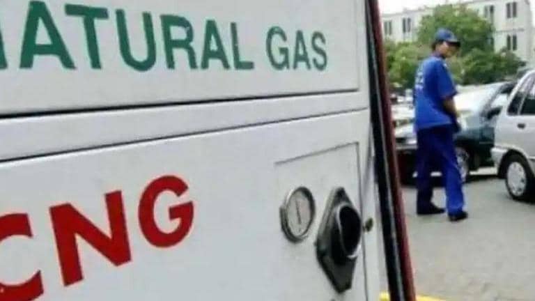 CNG and piped cooking gas prices soar in Delhi | Republic World
