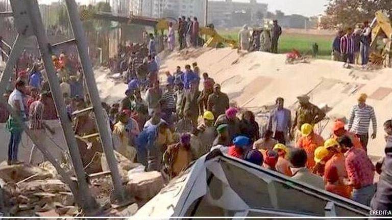 Mohali building collapse: Debris removal operations at site | Republic ... Mohali building collapse: Debris removal operations at site | Republic ...