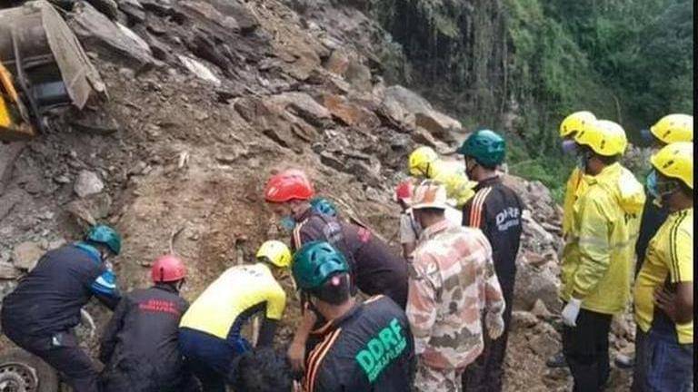 Shimla landslide: Death toll mounts to 17, three still missing | Republic World