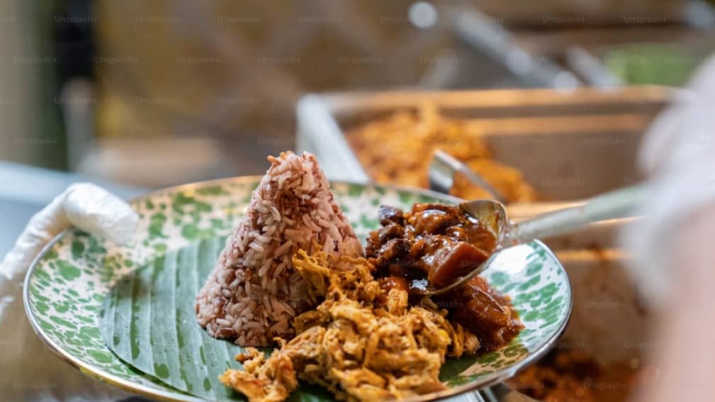 Ditch Vada Pav For These Flavourful Maharashtrian Breakfast Options ...