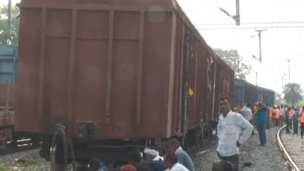 Coal Laden Goods Train Derails In Bihar's Danapur Division | Republic World
