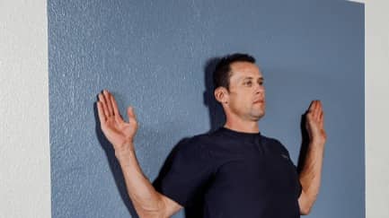 Build Traps With These Exercises To Improve Posture And Reduce Back ...