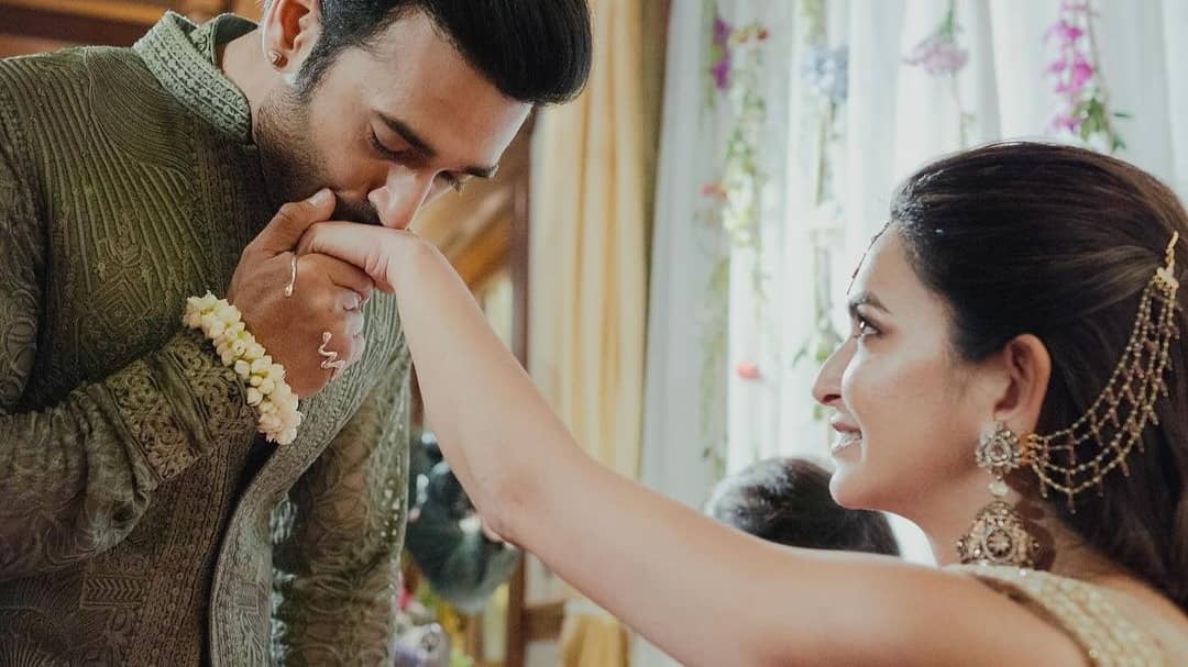 Pulkit Samrat-Kriti Kharbanda Are Immersed In 'Ishq Ka Rang' In Viral ...