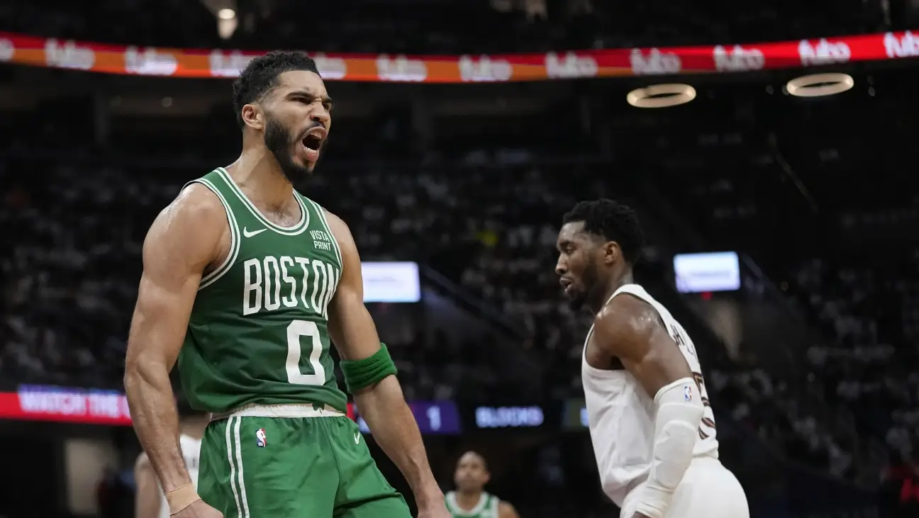 Jayson Tatum scores 33 points, Celtics rebound from loss to beat Cavs 106-93 for 2-1 series lead ...