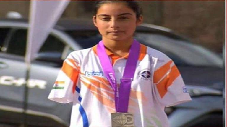 Armless Teen Archer Sheetal Devi Wins Silver Medal at Para-Archery ...