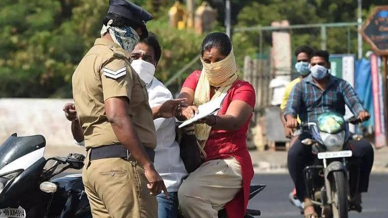 Centre: Validity of expired driving licence, vehicle registration ...