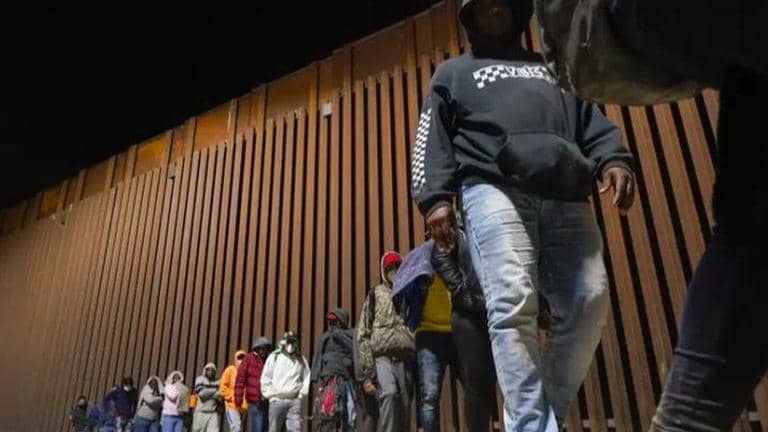 Texas border city struggles with migrants influx, crossing by thousands ...