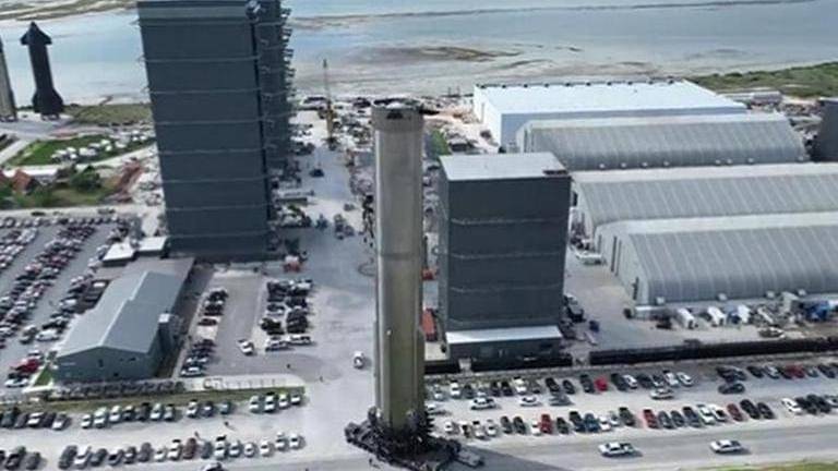 SpaceX shares awesome time-lapse clip of Starship's booster being ...