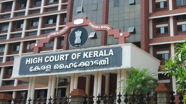 HC pulls up state govt over condition of road in Kochi | Republic World HC pulls up state govt over condition of road in Kochi | Republic World