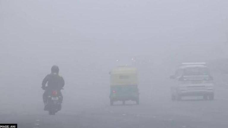 Delhi shivers at 1.9 degrees Celsius in cold wave; fog delays trains & 20 flights canceled ...