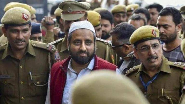 AAP MLA Amanatullah Khan sent to 4-day ACB custody in Waqf Board Case | Republic World