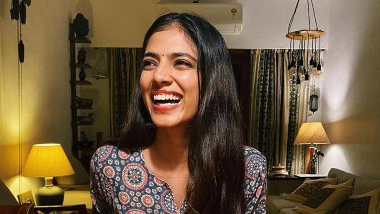 Malavika Mohanan posts a pool photo on IG, fans find it 'serene ...