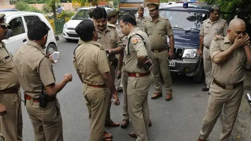 UP: Fraudster swindles people in Ayodhya, held | Republic World