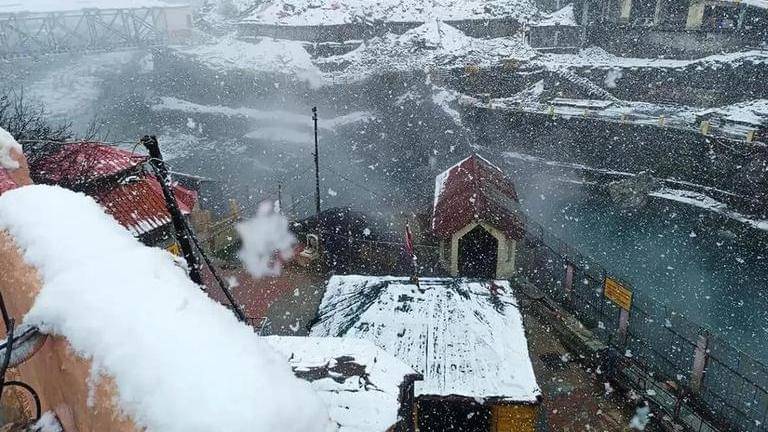 Snowfall, rain at Badrinath, Kedarnath; pilgrims asked to take ...