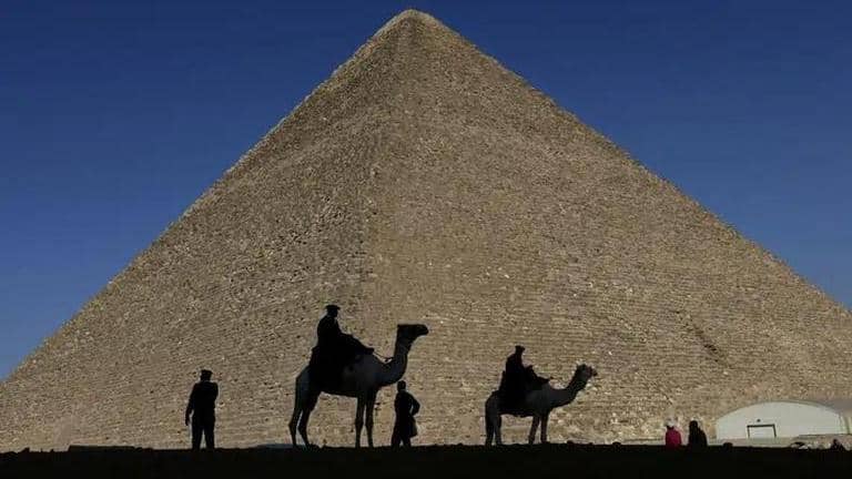 Scientists find hidden corridor in the Great Pyramid of Giza using ...