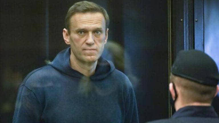 Kremlin critic Alexei Navalny claims Putin's speech played in jail for ...