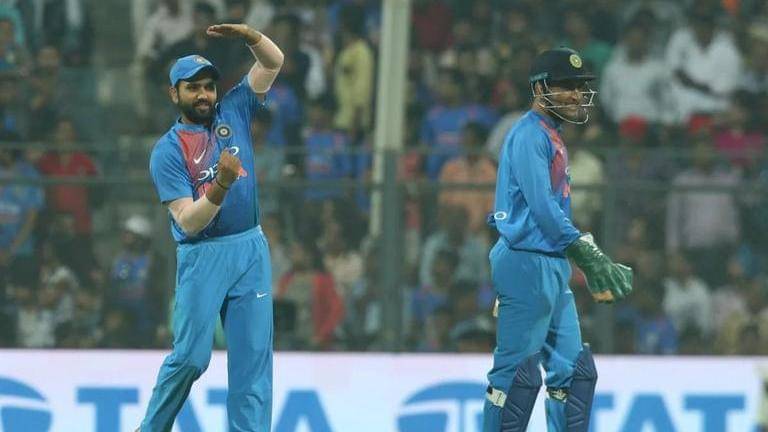 'Things went south for India': Ex Pak pacer burns Rohit Sharma with 'MS Dhoni' remark | Republic ...