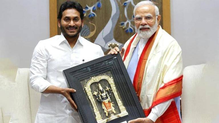 Amid speculations of YSRCP - NDA alliance, Andhra CM Jagan Reddy meets PM Modi | Republic World
