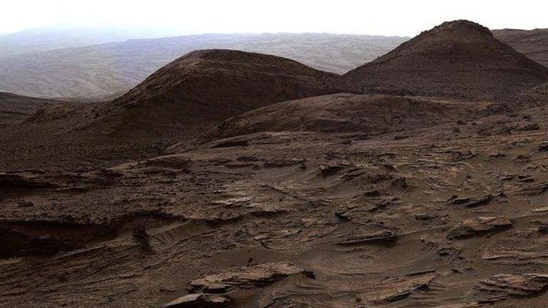 NASA shares stunning visuals captured by Curiosity; details Mars ...