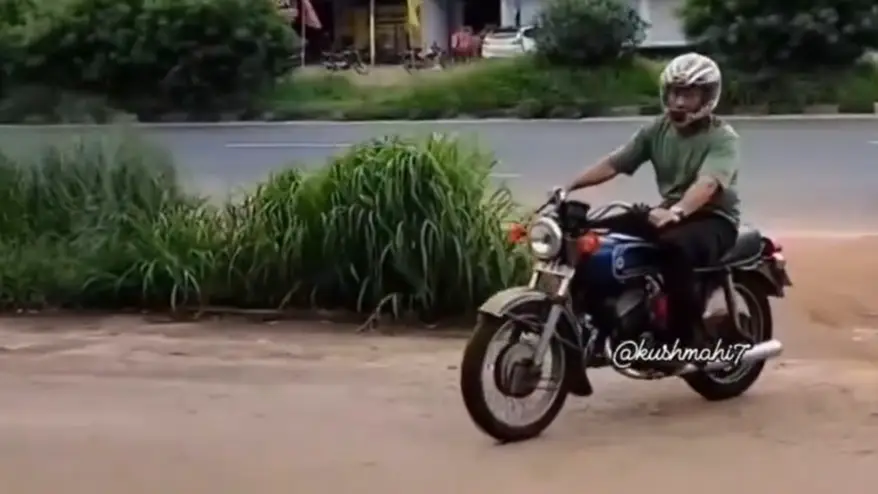 MS Dhoni spotted riding bike a day after IPL 2024 exit | Republic World