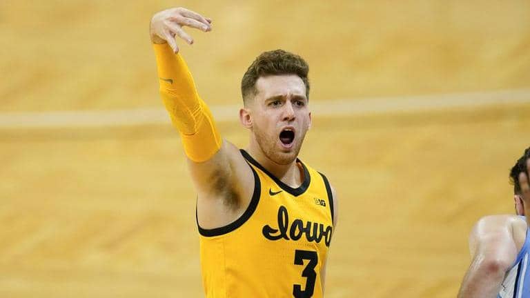 Bohannon scores 24, leads No. 3 Iowa past No. 16 UNC 93-80 | Republic World