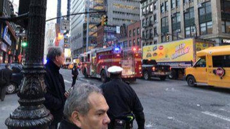Officials: 1 killed, multiple injured in NYC subway fire | Republic World