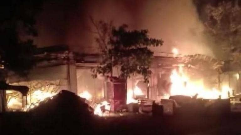 Bengal: 12 injured, 50 houses gutted in Siliguri slum blaze | Republic ...