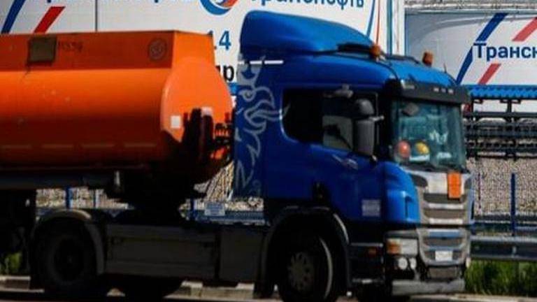 Cash-strapped Pakistan receives first shipment of discounted crude from ... Cash-strapped Pakistan receives first shipment of discounted crude from ...