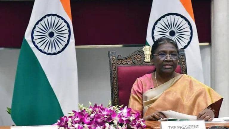 Students of Odisha school set up by President Droupadi Murmu ...