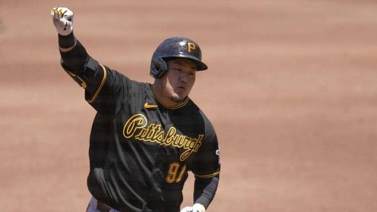 MLB Scores: Choi, Reynolds, Santana homer to lead the Pirates to a 3-2 ...