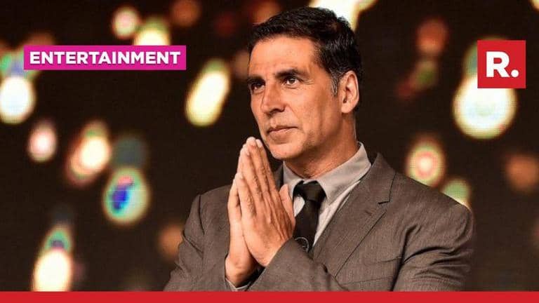 Akshay Kumar's fan jumps barricade to meet him during Selfiee event ...