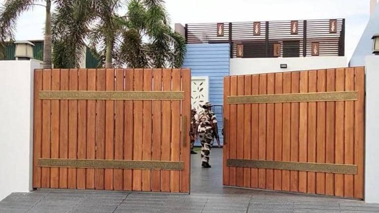 Third round of IT raids in Karur, people linked to state min's brother ...