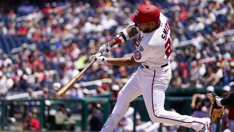 Thomas steals 4 as the Nationals top the Giants 6-1 for their first ...