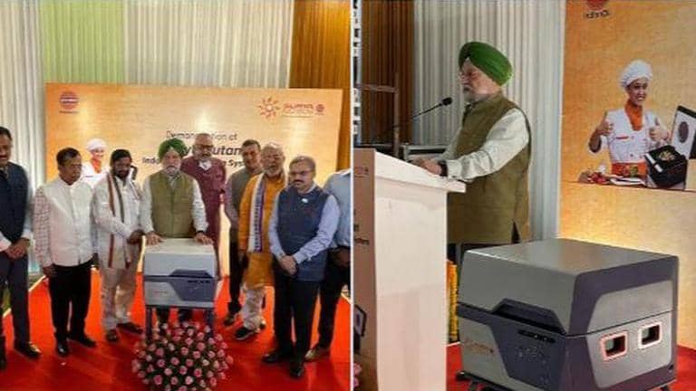 Indian Oil Corporation unveils indoor solar cooking stove- Republic World