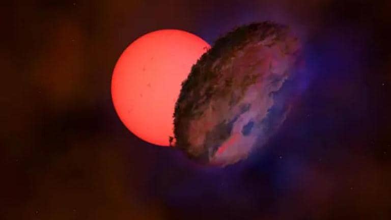 Astronomers spot giant 'blinking star', 100 times size of Sun, near the ...